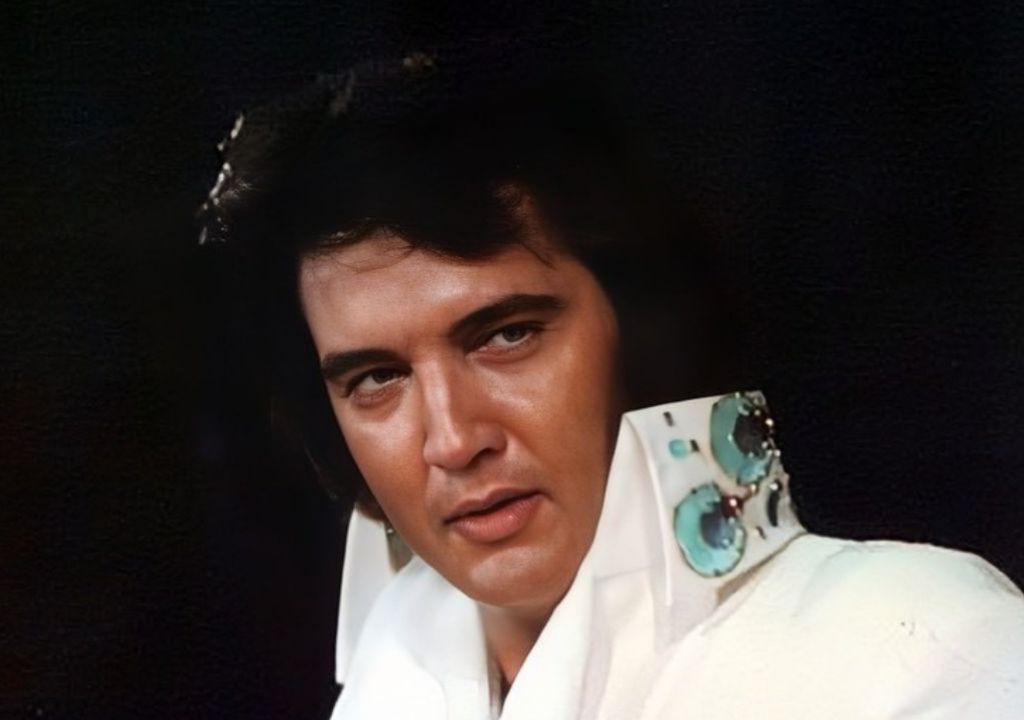 Elvis Presley - Put Your Hand In the Hand - 1972 - OldiesClassic