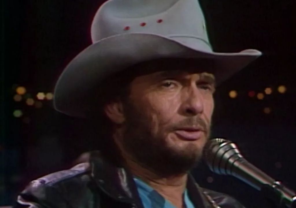 Merle Haggard sings “Mama Tried” To His Mama - OldiesClassic