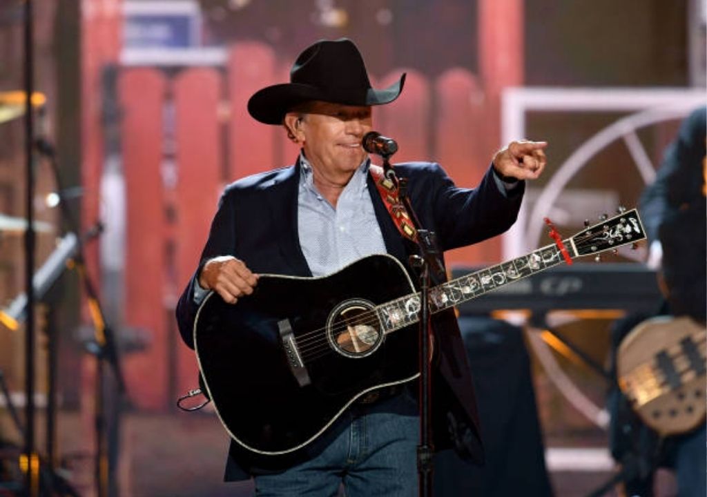 George Strait - Her Goodbye Hit Me In The Heart - OldiesClassic