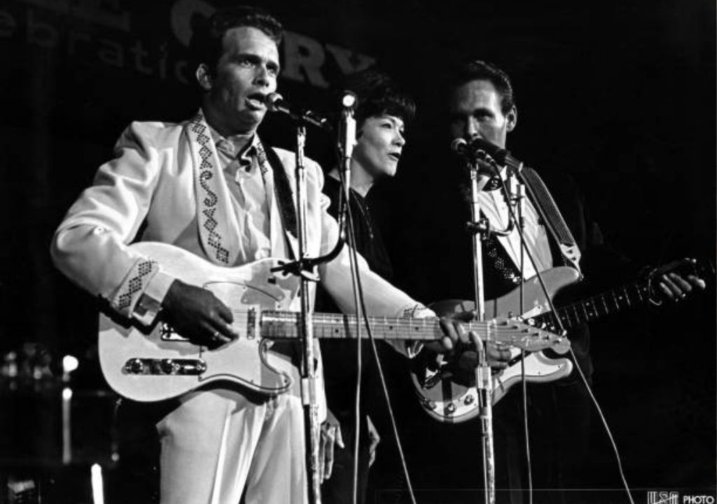 Merle Haggard - Mixed Up Mess Of A Heart - OldiesClassic