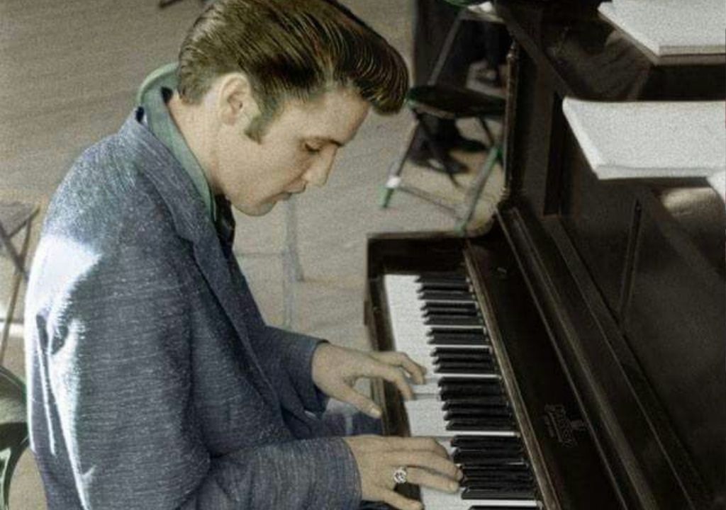 Peace In The Valley - Elvis Presley - OldiesClassic