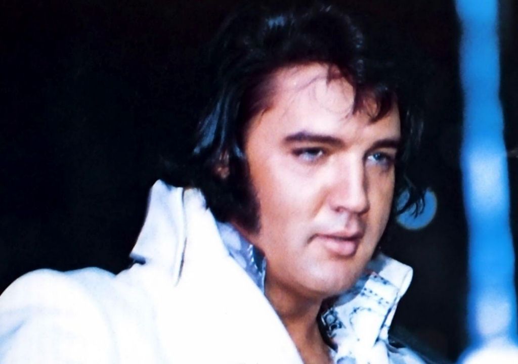 Elvis Presley - Blue Eyes Crying In The Rain - OldiesClassic